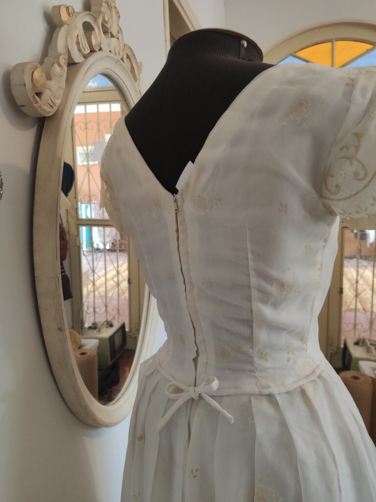 Vestido Vintage anos 50 Devorê - Que Chuchu Vestido Vintage anos 50 Devorê - Que Chuchu